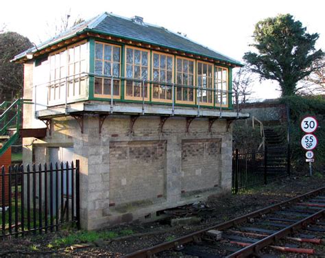 Mandgn Joint Railway Signal Box © Evelyn Simak Cc By Sa 2 0 Geograph