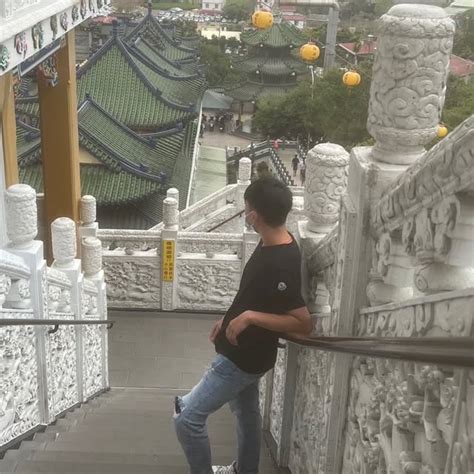 黑黑 Yuan Huang On Threads
