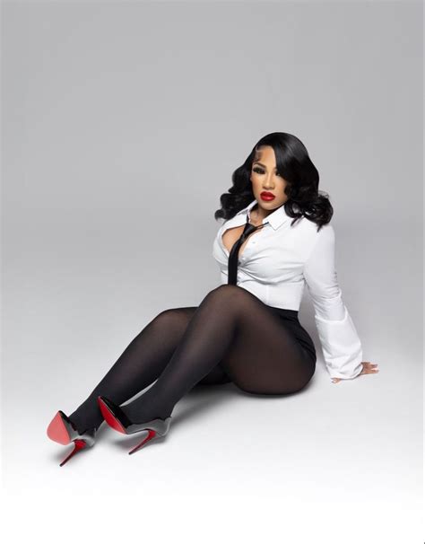 Curvy Black Woman In Heels Reference Black Woman Sitting Poses