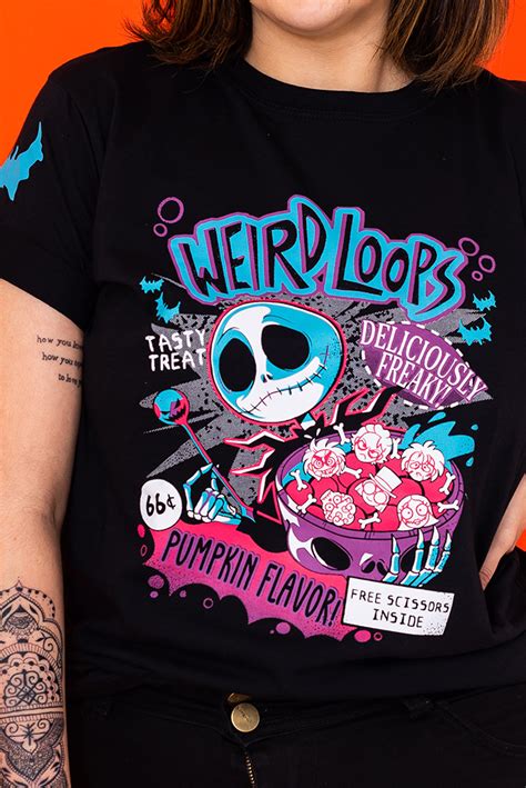 Camiseta Weird Loops Detalhe Manga PRETO Unissex