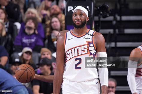 Josh Okogie of the Phoenix Suns looks on during the game against the... News Photo - Getty Images