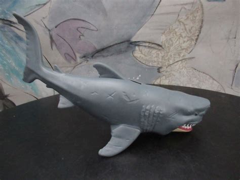 Vintage Great White Shark Figure 11 Toy With Biting Chomping Action
