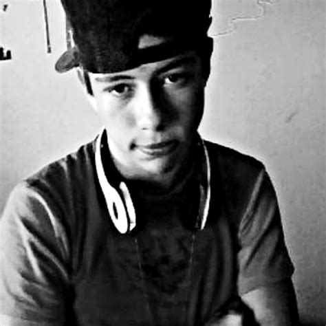 Stream QUE ISSO NOVINHO X NOVINHA DJ GLAUBER By Glauber Freitas Listen Online For Free On