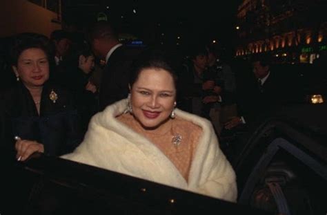 สมเด็จพระนางเจ้าสิริกิติ์ พระบรมราชินีนาถ พระบรมราชชนนีพันปีหลวง ขอทรงพระเจริญยิ่งยืนนาน