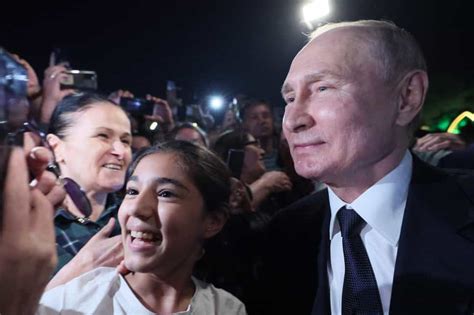 Vladimir Putin Meet And Greet Sparks Body Double Speculation Evening Standard