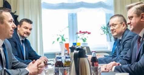 Польща подасть свої пропозиції для зміни угоди про «транспортний безвіз між ЄС та Україною