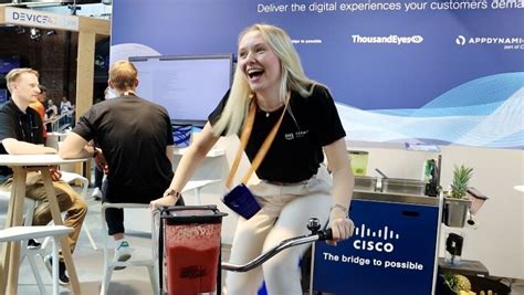 Hannah Barry On Linkedin Aws Amazon Sap Career Sales Techcareer Cloud 35 Comments