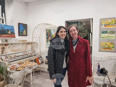 С изложба на Кремена Николова и Ирена Димитрова във Варна се откри нова