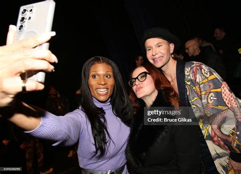 Peppermint Jennifer Simard And Trinity The Tuck Pose Backstage At