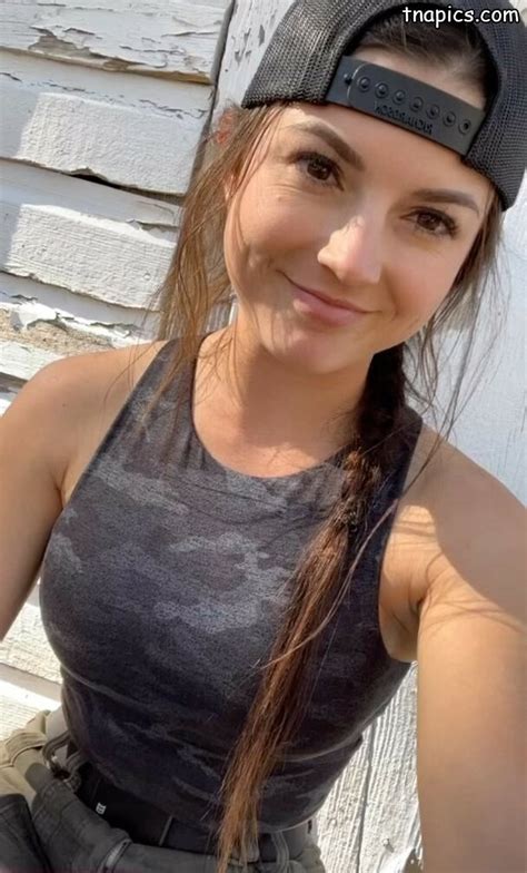 Hannah Barron Nude And Sexy Collection Tnapics