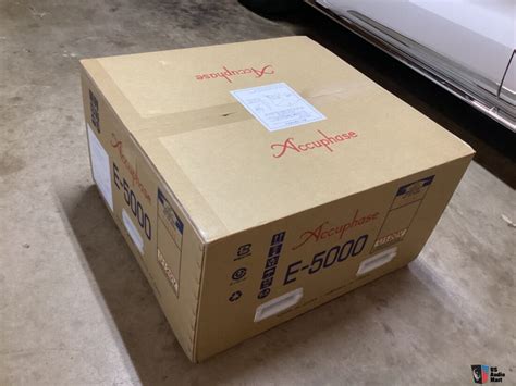 Accuphase E5000 Precision Integrated Amplifier 50th Anniversary Top