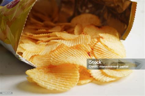 오픈 백에 감자 칩 크림프를위한 맛있는 바베큐 조미료 매운 얇은 슬라이스 튀긴 스낵 패스트 푸드 Health에 대한 스톡 사진 및 기타 이미지 Istock