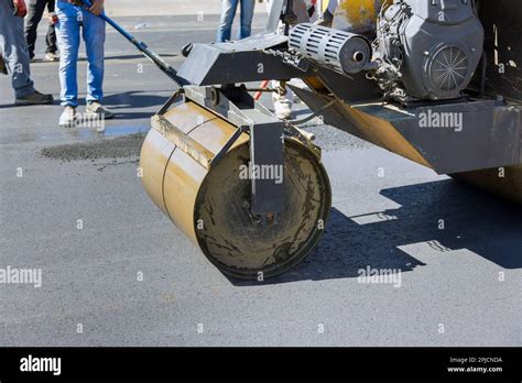 Procedure For Installing Asphalt On Roads Using Asphalt Special