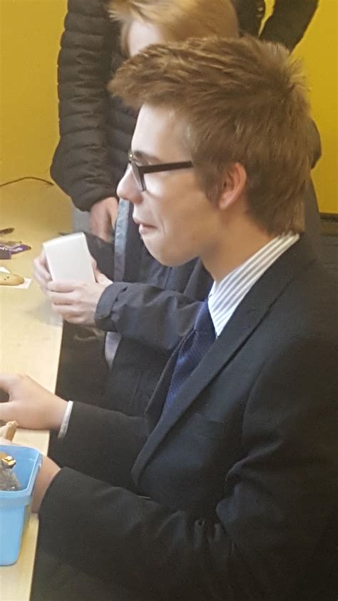 Eating Kinderman Scrolller