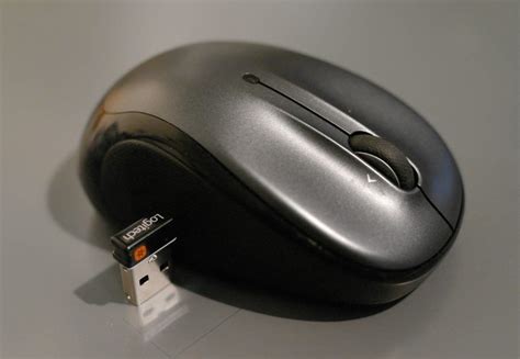 Logitech M525 Vs Logitech M325 Mouse Which One Is Better For The Price Logitech M525 Vs