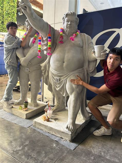 Gmm Show สุดอึ้ง พบคนไทยแห่ไปบูชาบริเวณรูปปั้น เทพป๊อบ