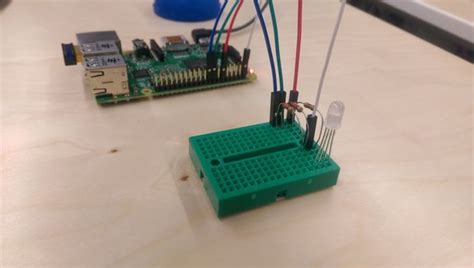 iot diy hue light raspberry pi piday raspberrypi adafruit