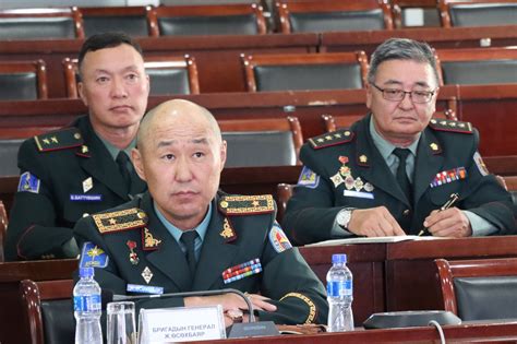 БРИГАДЫН ГЕНЕРАЛ Ж ӨСӨХБАЯР ЦАГ ҮЕИЙН АСУУДЛААР ҮҮРЭГ ЧИГЛЭЛ ӨГЛӨӨ Энэ сард Зэвсэгт хүчний
