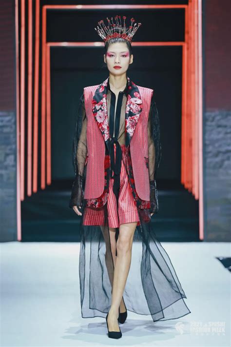 2021石狮国际时装周开幕秀暨张义超国风作品发布 纺织服装周刊 2021石狮国际时装周开幕秀暨张义超国风作品发布 纺织服装周刊