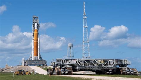 Sls Rolls Back To Vab Cosmoquest
