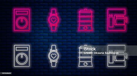 세트 라인 스마트 시계는 심장 박동 속도 더블 보일러 리모컨 및 유리 냄비와 커피 기계를 보여주는 벽돌 벽에 빛나는 네온 아이콘 벡터 가정 주방에 대한 스톡 벡터 아트 및