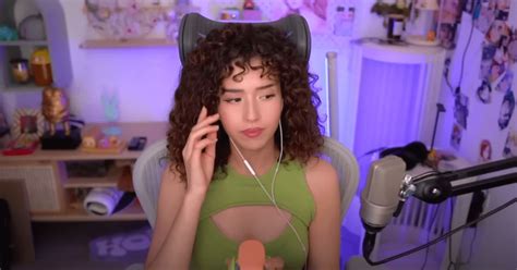 Does Pokimane Wear A Wig Or Has Naturally Curly Hair Twitch Star Says