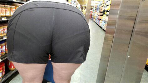 Chubby Lady W Short Ponytail Kept Bending Over Short Shorts