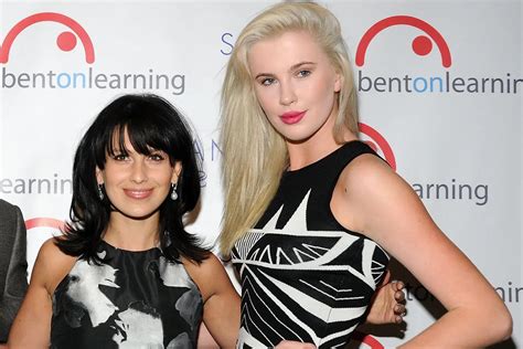 The Hover Hand Is Absolutely Killing Me Rhilariabaldwin The Hover Hand Is Absolutely Killing Me Rhilariabaldwin