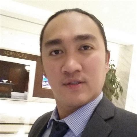 Roofingcontractorhelpinghomeowners Walter Cabatbat