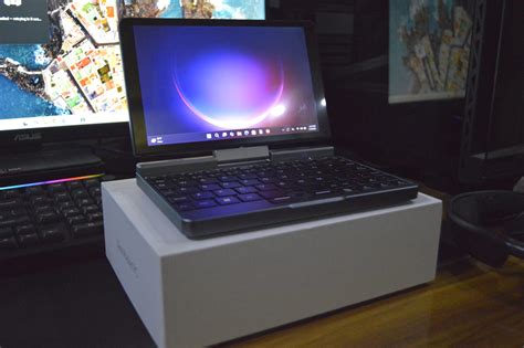 Heres A Look At One Of The Worlds Smallest Laptop The 2 In 1 Piccolo Series81 With Intels