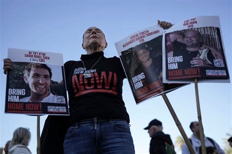 A Closer Look At The 3 Hostages Freed By Hamas The New York Times