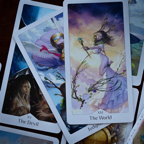 Heavenly Bloom Tarot Deck – www.thewitchesmoon.com