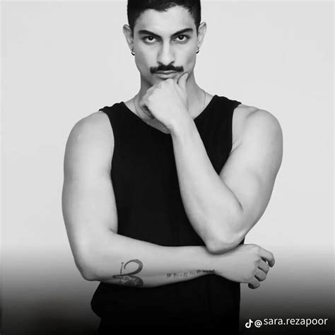 Mlasma On Pinno سیاوش واقعا مدل جذابیه ولی با مویه فر ناز نازی میشه🥹🤌