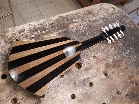 Hamburger Cithrinchen Bell Cittern 13 Custom Instruments