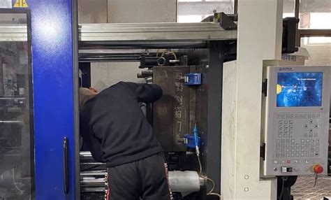 Plastic Injection Factory How Does It Work Agc