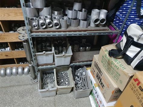 증자재 및 신품 스텐파이프 서스파이프 백관 수도관 배관 불용 스텐 철 수파이프 몰코 Sr부속 자재등 전국 최고가에 매입하고 있으니 연락 부탁드립니다