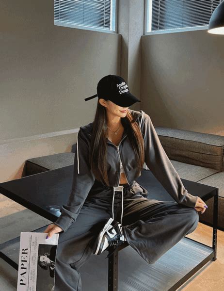 [실물존예 꾸안꾸트레이닝맛집 ] 뉴디자인 투웨이 후드 와이드팬츠 조거팬츠 여성 트레이닝 세트 여자 트레이닝복 간절기 셋업 2color 에이블리