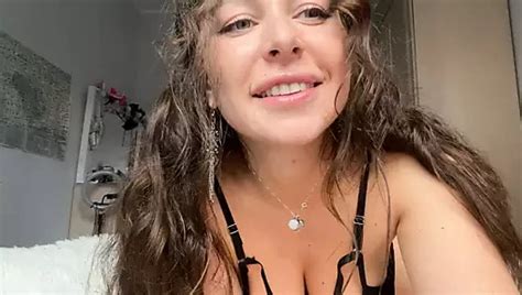 Whore With Big Boobs Cums Clit Handjob Xhamster