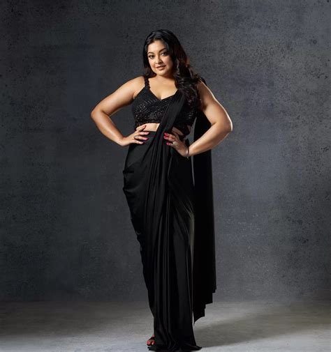 Tanushree Dutta Talks About Her Awkward Kissing Scene With Emraan