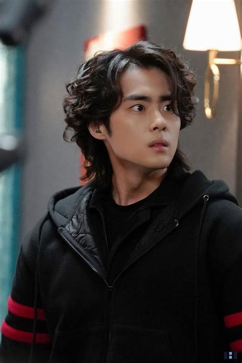 Épinglé par Shama Anjum sur Korean Dramas