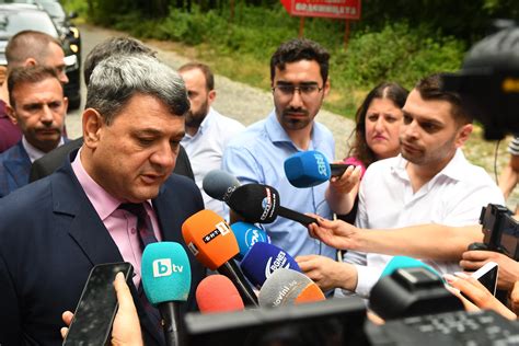 Бивш полицай №1 Служители в МВР имат нерегламентирани контакти с лица от криминалния контингент