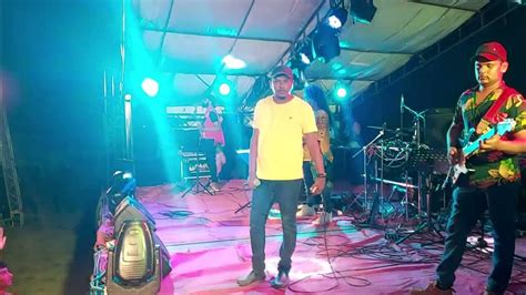 කවියක් වී තොල් පෙති මත මුමුනන්න Asangapriyamantha Stegeone Youtube