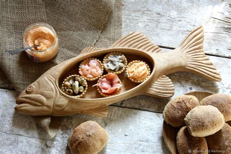 Сервировочное блюдо из дерева в центр стола для морепродуктов в ...