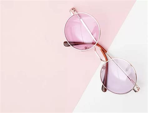 عکس عینک مشکی گرافیک با طعم تربچه طرح لایه باز