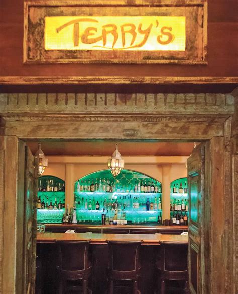 Cypress Inn Carmel By The Sea Hotel Terrys Restaurantlounge