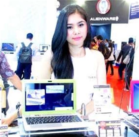 Foto Artis Cantik Bandung Date Majalah Popular Dewasa
