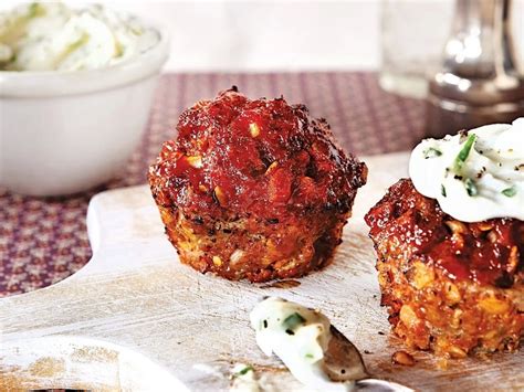 ۲ طرز تهیه مافین گوشت قلقلی ساده و پنیری به روشی آسان مجله کوروش