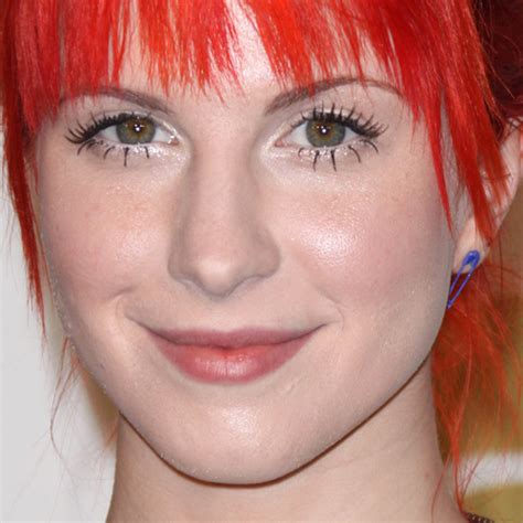 Hayley Williams Makeup Silver Eyeshadow And Clear Lip Gloss Steal Her