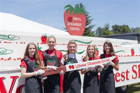 Worlds Largest Strawberry Shortcake