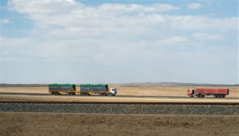 Х Нямбаатар Гашуунсухайт боомтоор бүртгэлгүй нүүрс гаргасан талаар
